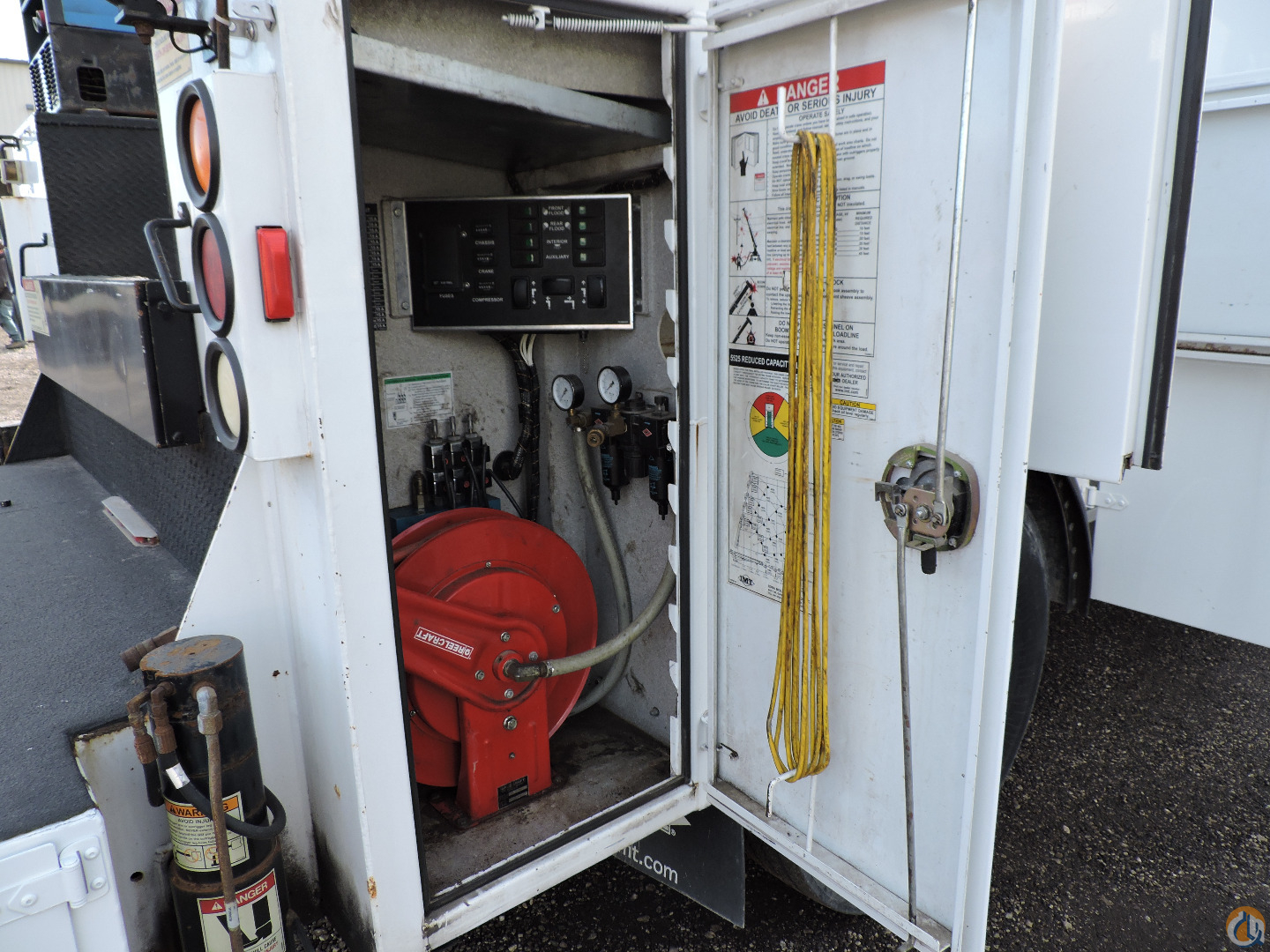 IMT 5525 Service Truck Crane Excellent Runnion Equipment Co. :: Crane Network - The #1 Website ...