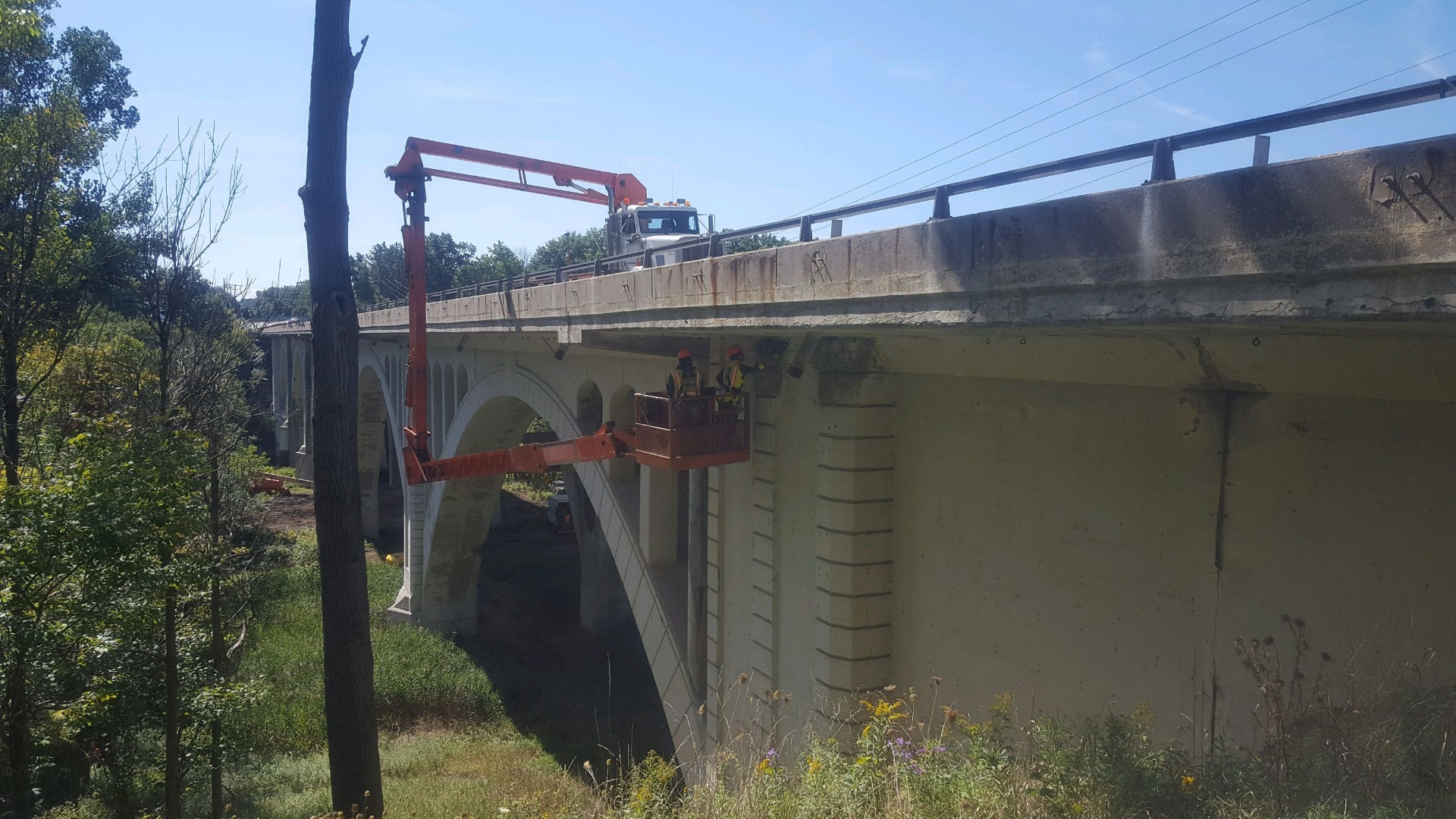 Aspen Aerials UB60 Bridge Inspection Lift Inquire Quality Cranes ...