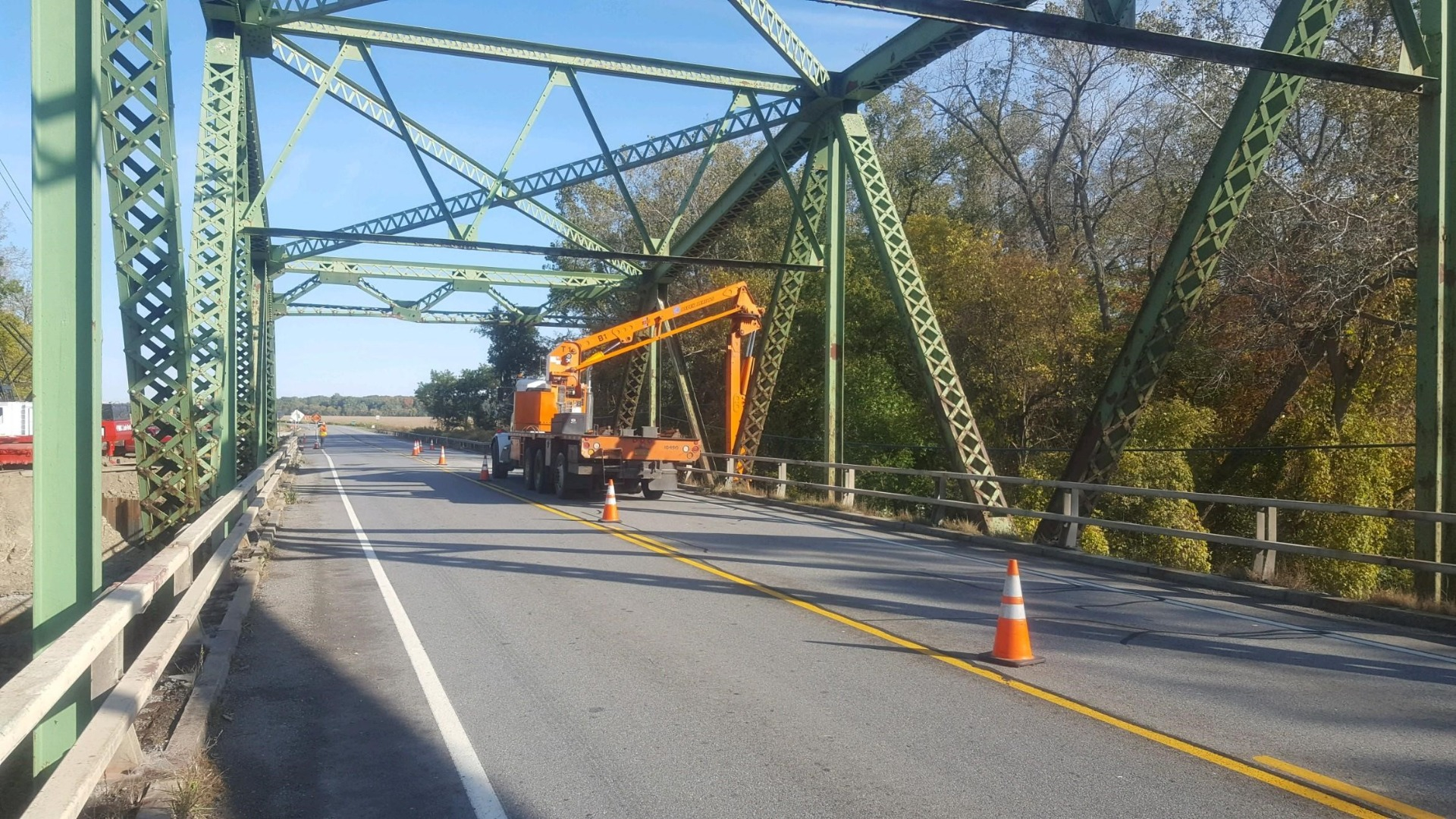 Aspen Aerials UB60 Bridge Inspection Lift Inquire Quality Cranes ...