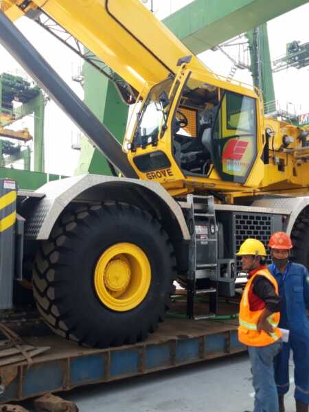 FreeCraneSpecs.com: Liebherr LTM 1220-5.2 Crane Specifications/Load Charts